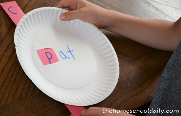 WORD FAMILY PRINTABLES & ACTIVITIES - The Homeschool Daily